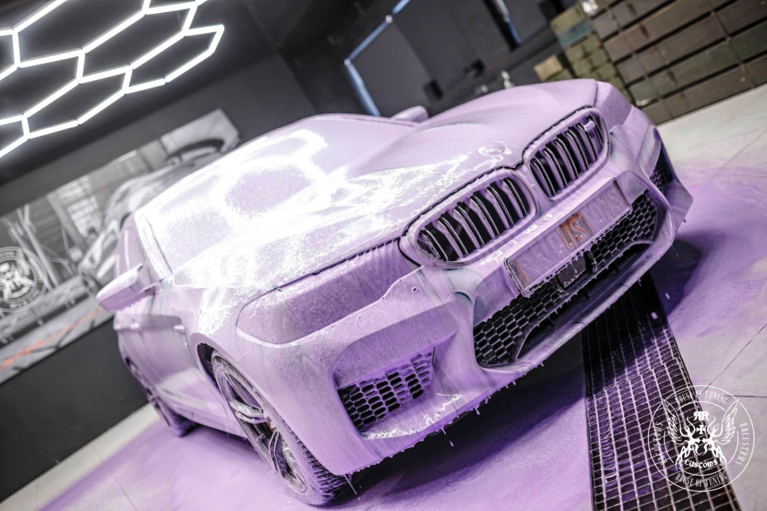 Pre-Washing Your Car - Detailing Guide For Beginners | rrcustoms.com